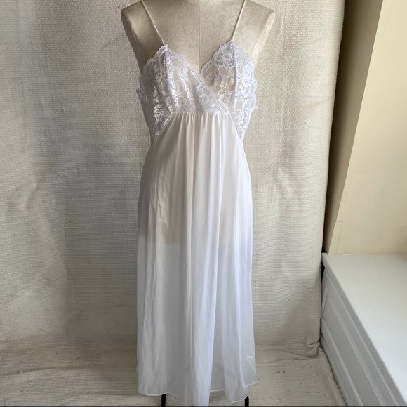 Vintage | Intimates & Sleepwear | Vintage 7s 80s Lace Gown Angel Robe ...